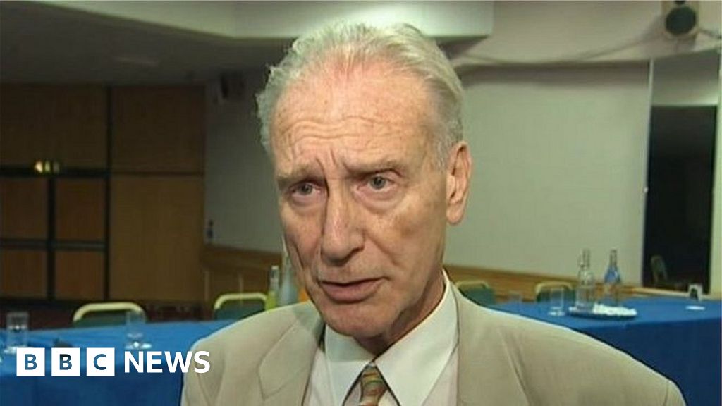 Torbay mayor and cabinet system scrapped in referendum - BBC News