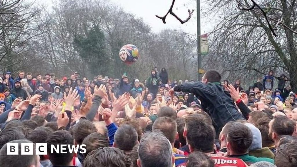 Royal Shrovetide Football: Up'Ards win ancient Ashbourne game - BBC News
