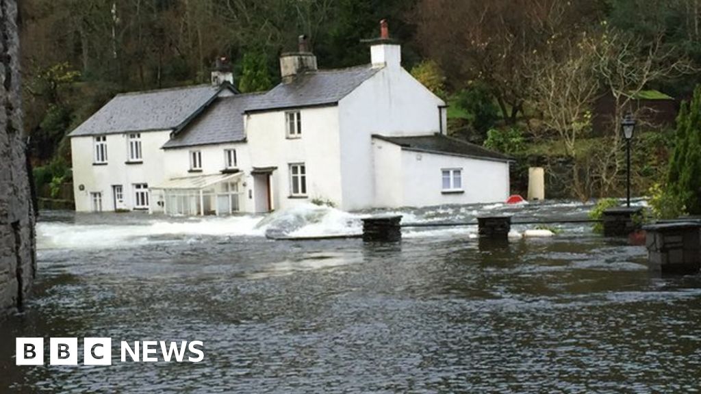 Storm Desmond: Your experiences - BBC News