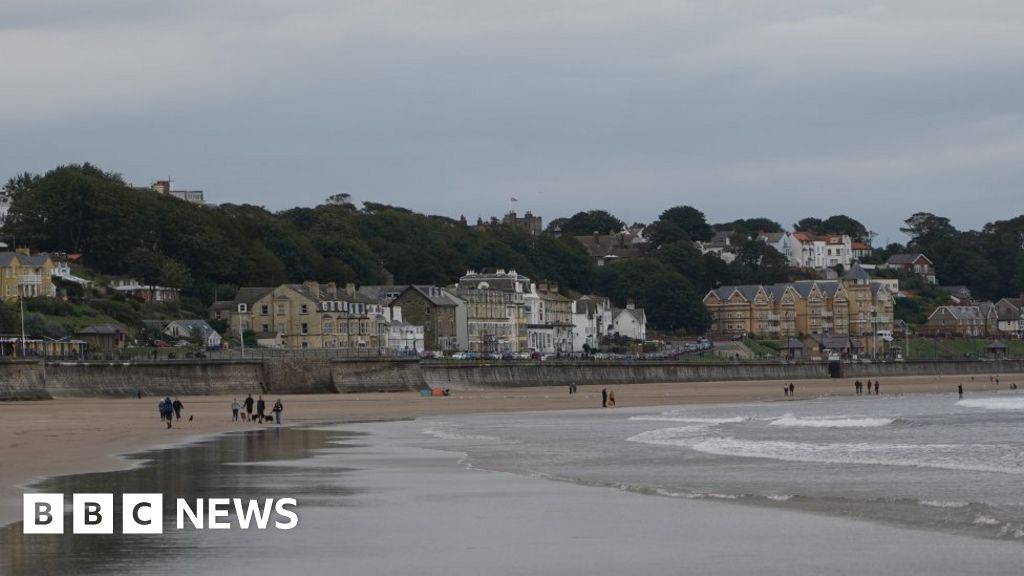 Remains found on Filey beach were not human remains - police - BBC News