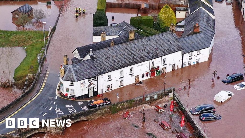 Storm Dennis: Further flooding as storm damage continues - BBC News