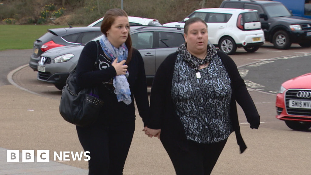 Liam Fee murder trial: Accused says she did not assault toddler - BBC News