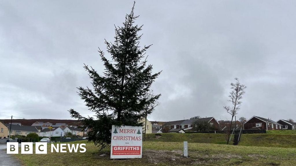 Stolen Christmas lights leaves Merthyr Tydfil village heartbroken - BBC ...