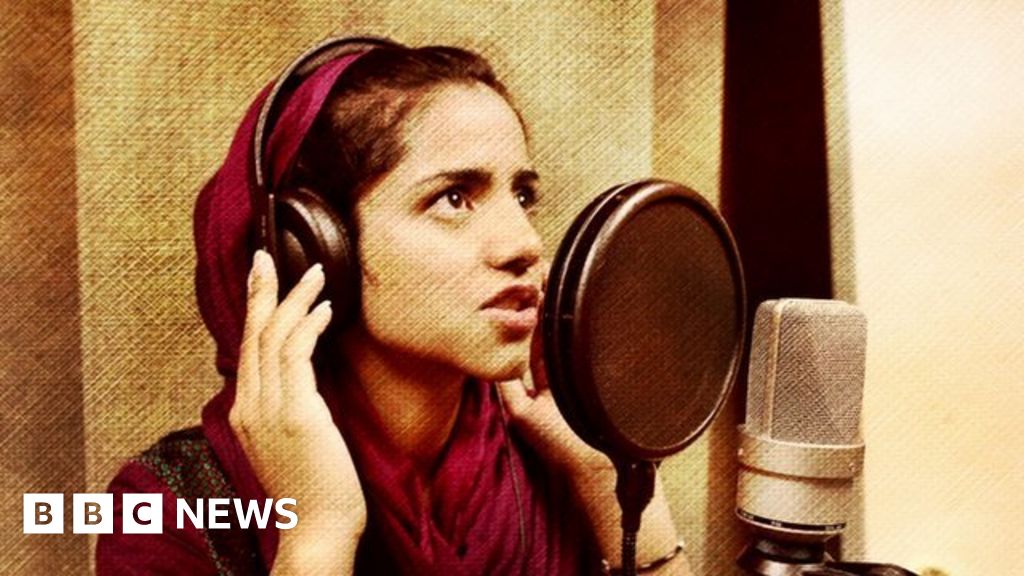 100 Women 2015: Afghan rapper who escaped child marriage - BBC News