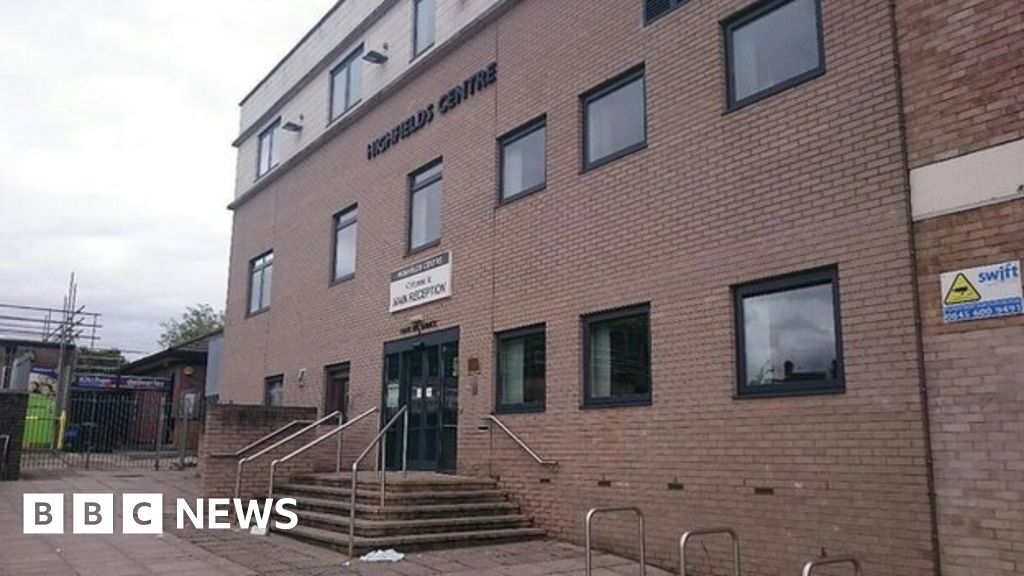 Highfields Centre Leicester loses £300k council funding - BBC News