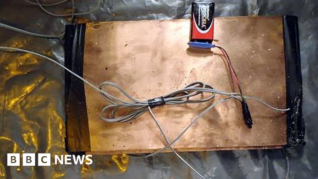 New IRA 'develops new under-car bomb' - BBC News