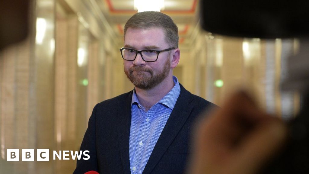 Brexit: NI firms concerned by new plan, says former DUP man - BBC News