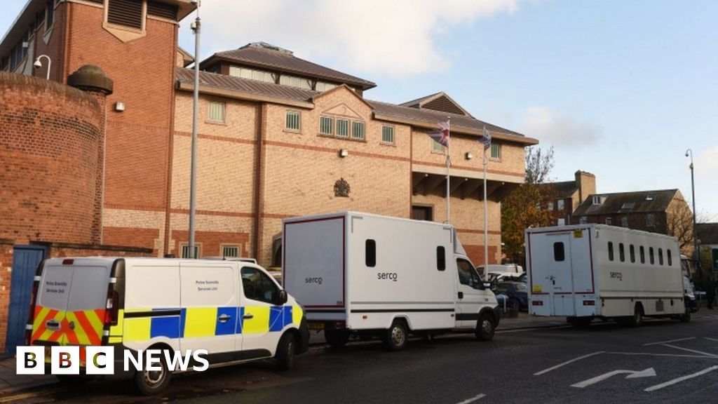 HMP Bedford riot: Prisoners caused £1m of damage, BBC learns - BBC News