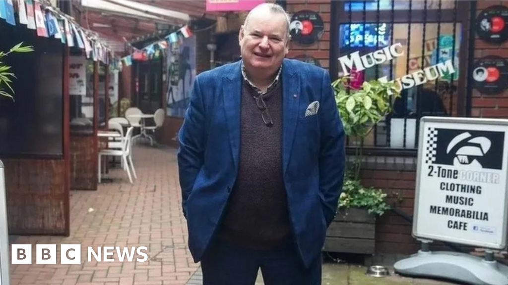 Coventry Music Museum founder wins national tourism award - BBC News