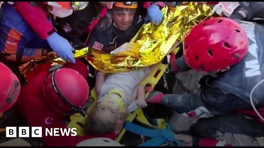 Turkey earthquake: Girl rescued from collapsed building