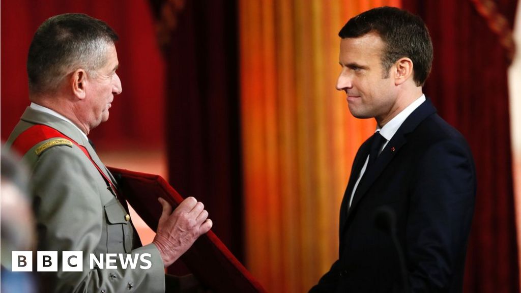 Emmanuel Macron inauguration: French president vows new start - BBC News