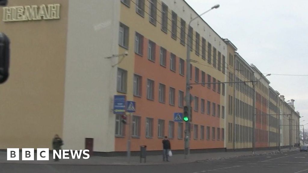 The town in Belarus from where cigarettes are smuggled to the UK - BBC News