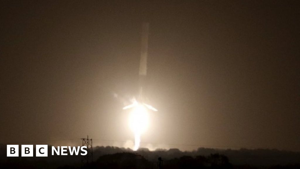 SpaceX rocket in historic upright landing - BBC News