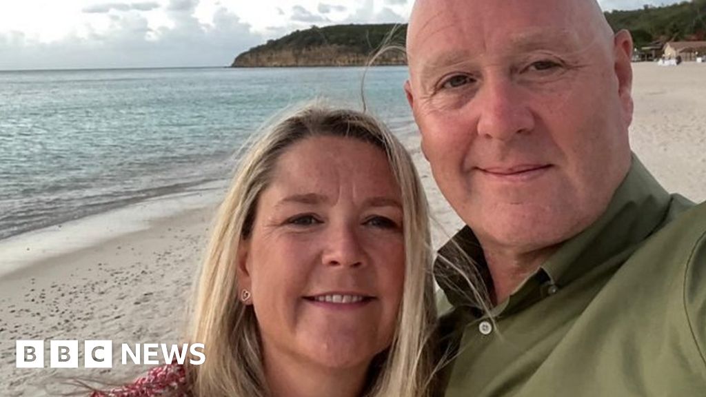 Thailand: Heartbreak of tourist paralysed in motorbike crash - BBC News