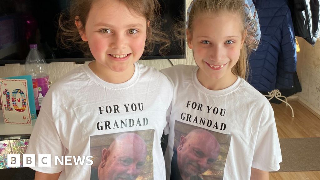 Covid: Wolverhampton girls' walk in grandfather's memory