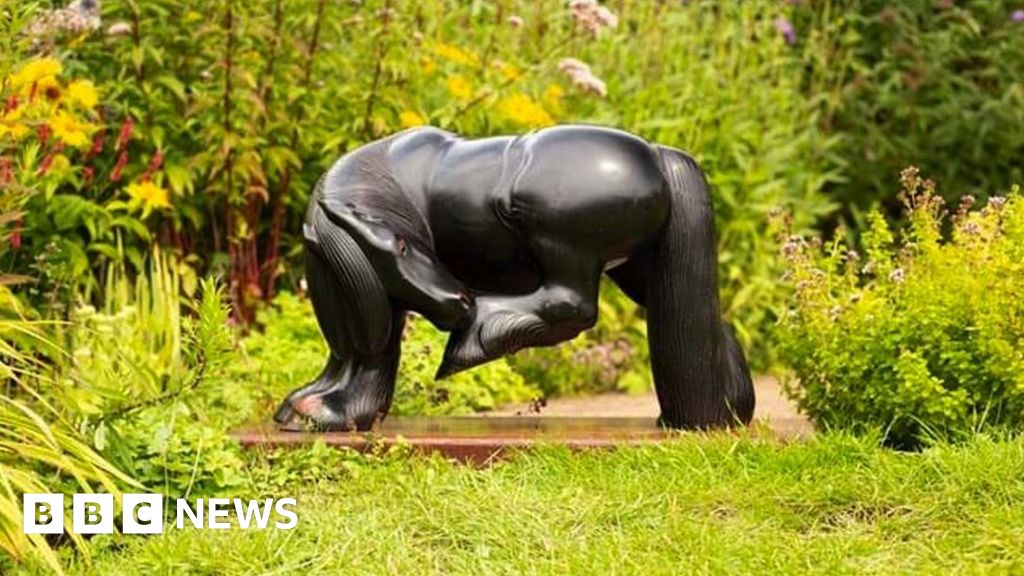 William Simmonds sculpture set for Gloucestershire auction - BBC News