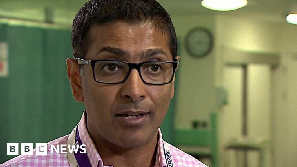 NHS Weekend: Starting early, finishing late - a hospital consultant's ...