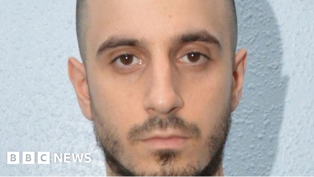 London man jailed for sharing IS beheading videos - BBC News