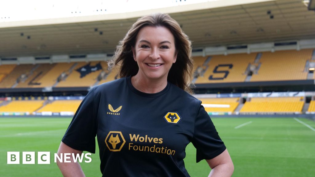 Suzi Perry becomes Wolves charity ambassador - BBC News