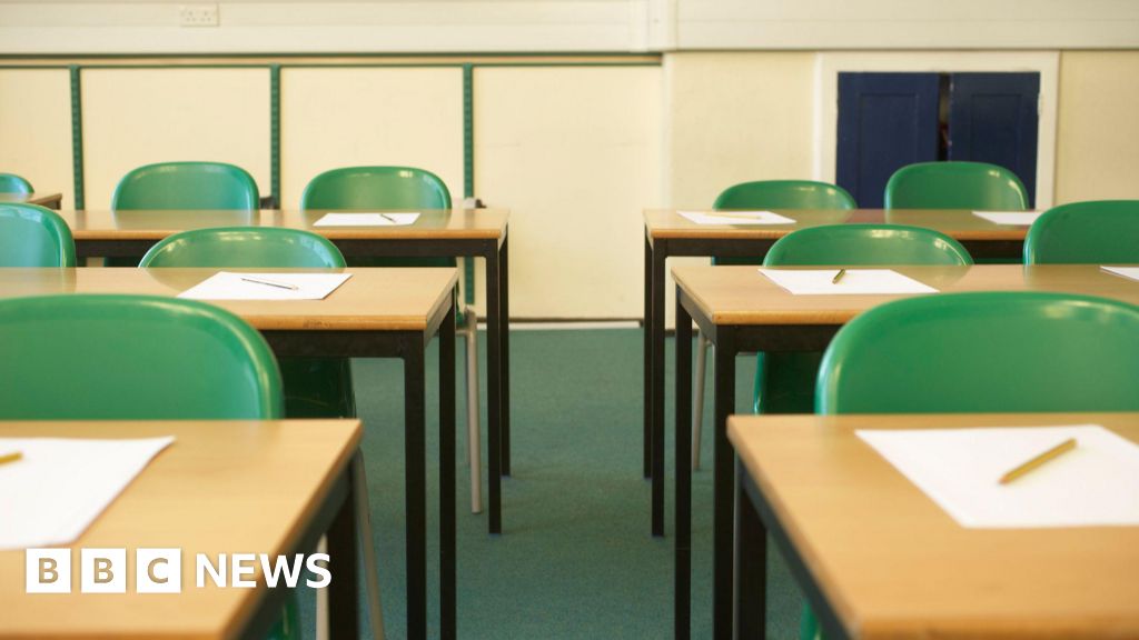 Surrey special school rated 'inadequate' by Ofsted - BBC News