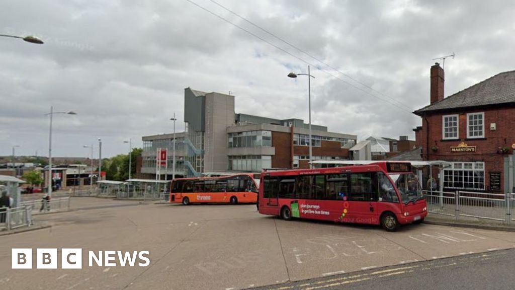 Nottinghamshire's at-risk 141 bus route to continue - BBC News