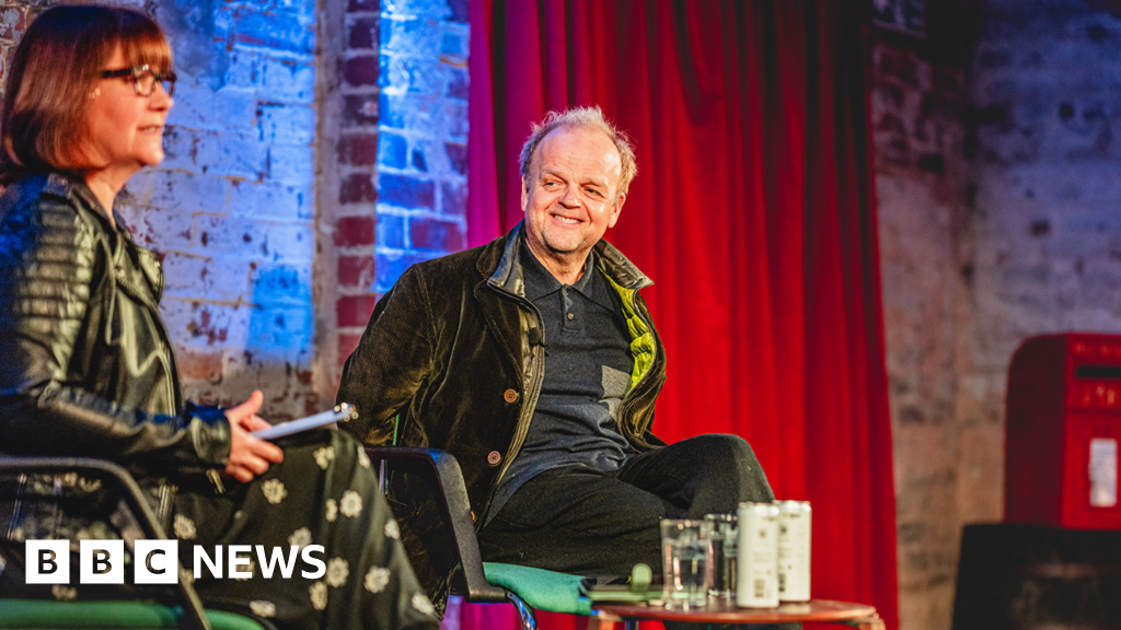 Toby Jones: Post Office drama had unprecedented effect - BBC News
