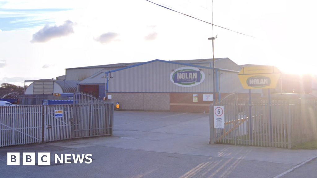 Bridgend: Fire crews battle large blaze at recycling centre - BBC News