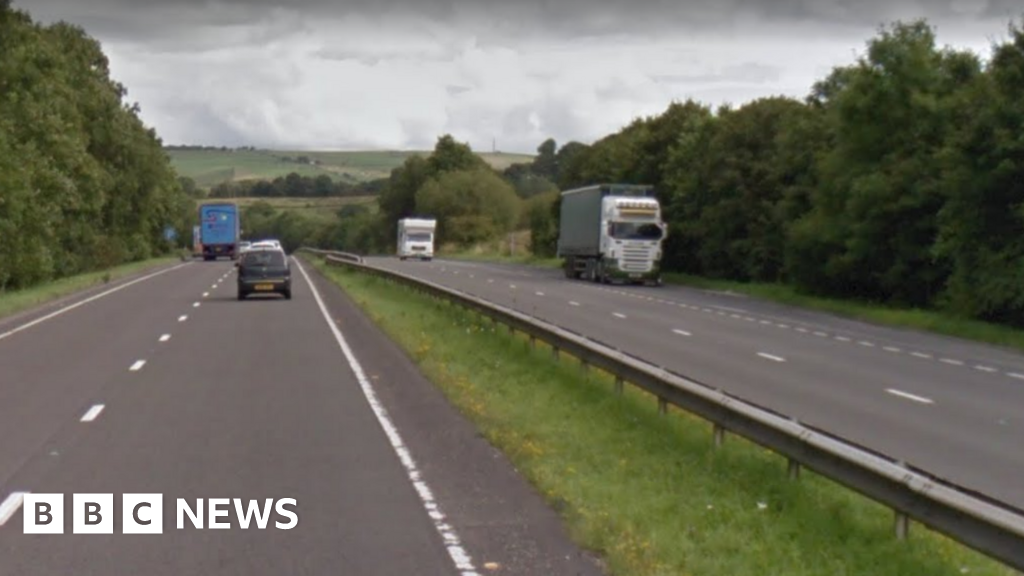Chapel-en-le-Frith: Man dies after crash on A6 Chapel-en-le-Frith: Man dies after crash on A6