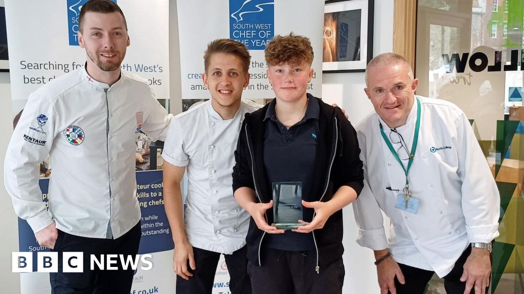 Gloucester teen crowned best young chef - BBC News