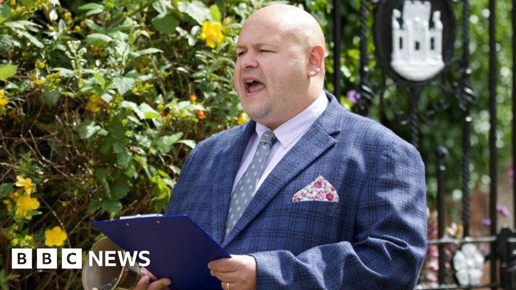 Tewkesbury town crier wants to 'inspire' after overcoming stammer - BBC ...