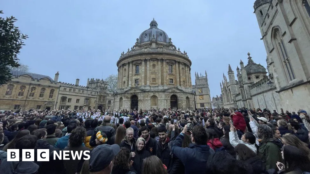 Oxford: Thousands rise early for May Morning celebrations - BBC News