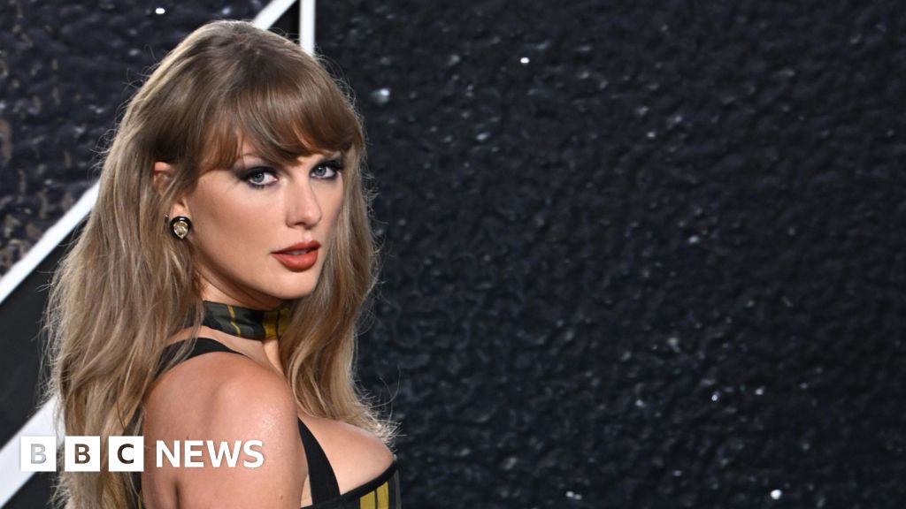 Taylor Swift lyrics 'like classical texts' - BBC News
