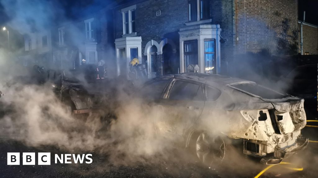 Several cars on Peterborough street destroyed by fire