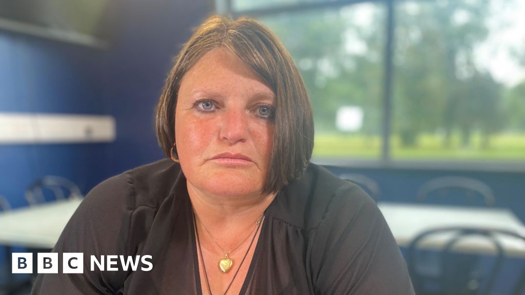 Doncaster murderer posts prison cell video tour on Snapchat - BBC News