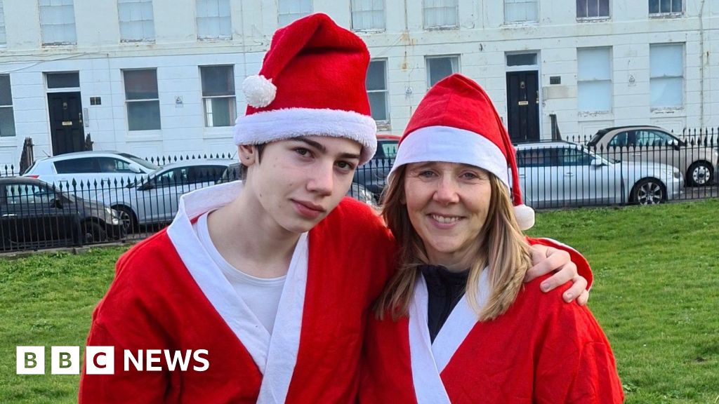 Kent family to host artistic fundraiser in memory of late son - BBC News