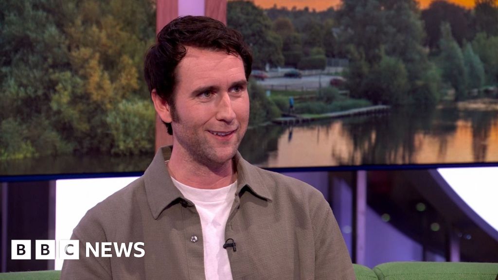 Harry Potter actor Matthew Lewis: I'm not Neville - BBC News