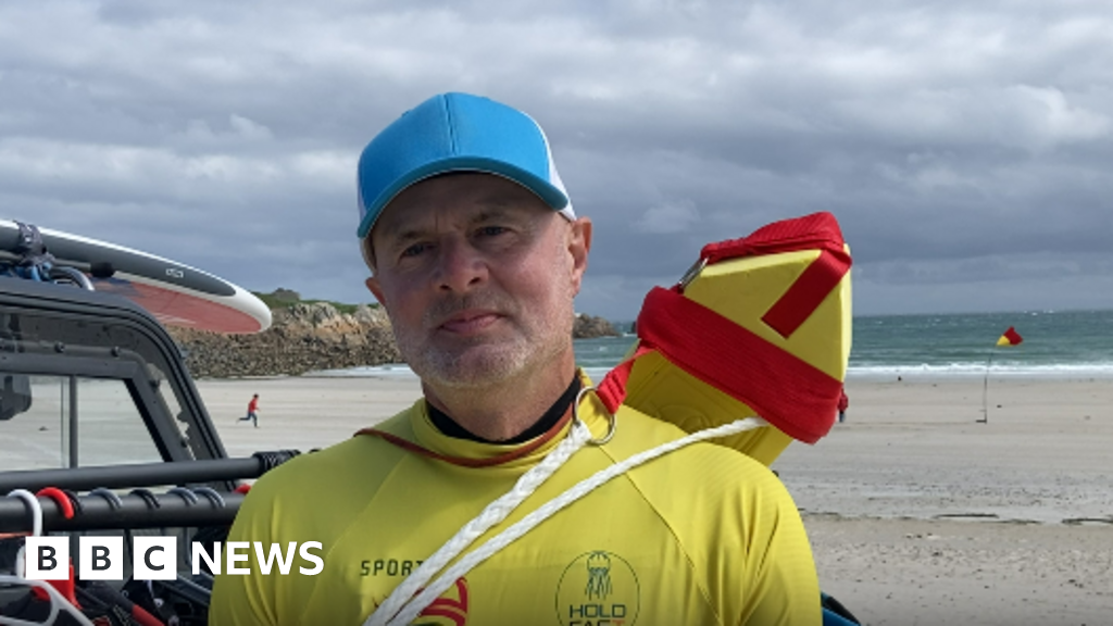 Guernsey schoolchildren take part in 'vital' sea safety sessions