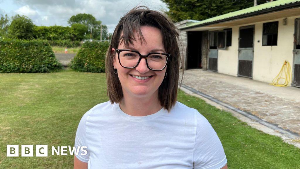 Charity Pick, Cook and Eat seeks funds for vulnerable students - BBC News