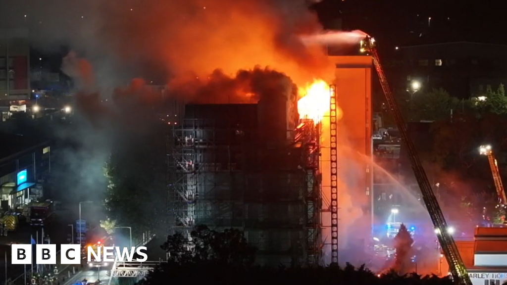 'Flying flaming objects' helped spread Dagenham fire - LFB