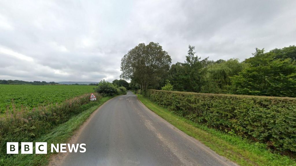 Call for investigation after 'huge' road closure delays - BBC News