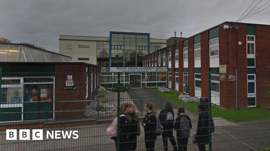 Uncertainty for Wednesbury school with faulty concrete - BBC News