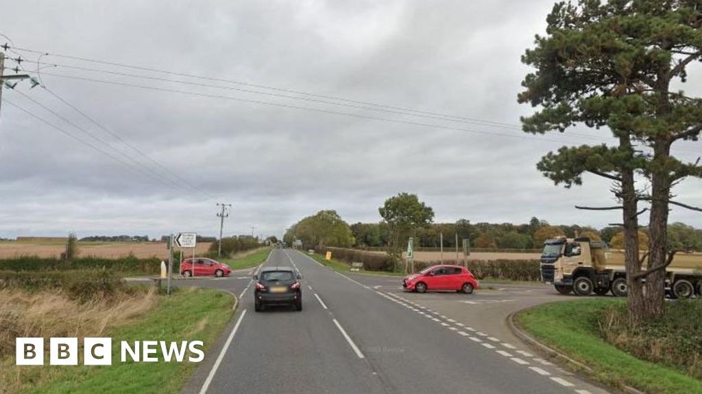 A15 crash: Man dies after Metheringham collision - BBC News