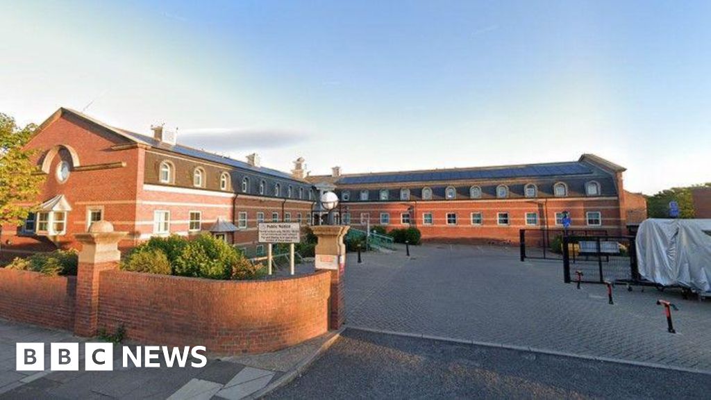 Cleethorpes Civic Offices put on the market for £1.5m - BBC News