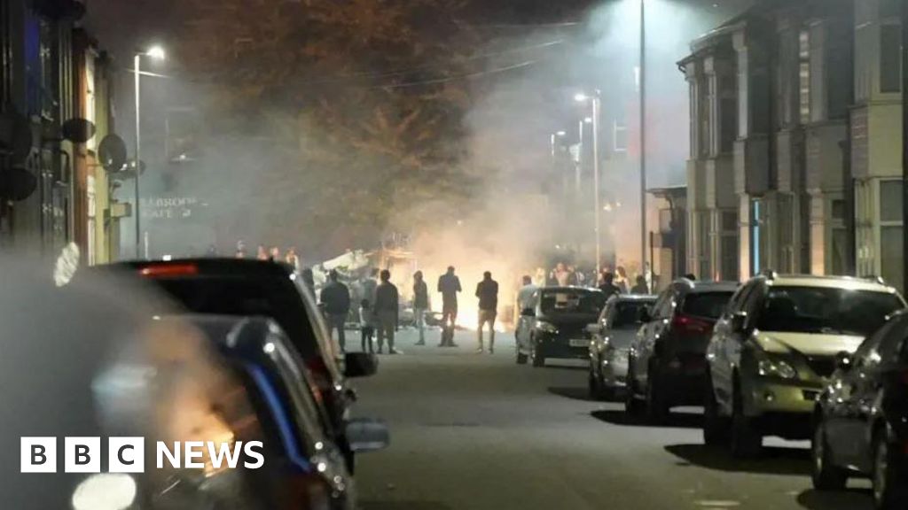 Jail for man who stoked blaze during Harehills disorder