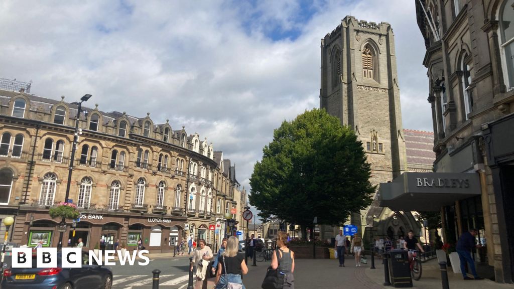 Harrogate Liberal Democrats arrested in election investigation - BBC News