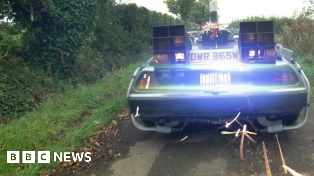 Back to the Future: Taking a ride in a 'time machine' - BBC News