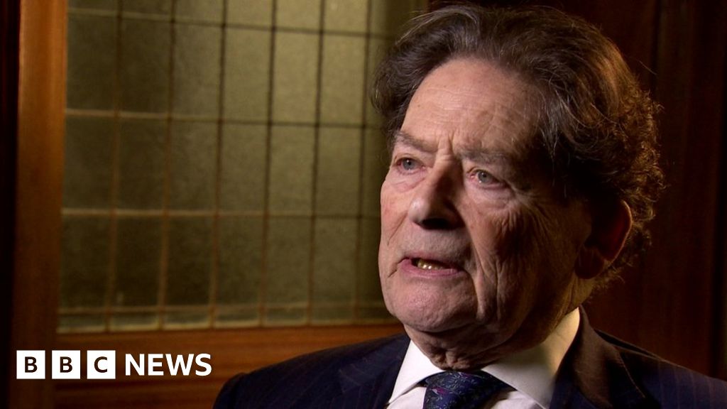 Lord Lawson: Civil servants want to 'frustrate Brexit' - BBC News