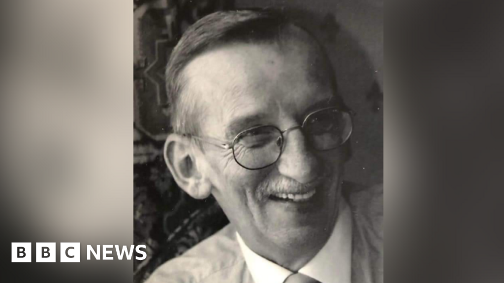 Whitland market fined £75,000 after escaped cow killed Huw Evans - BBC News