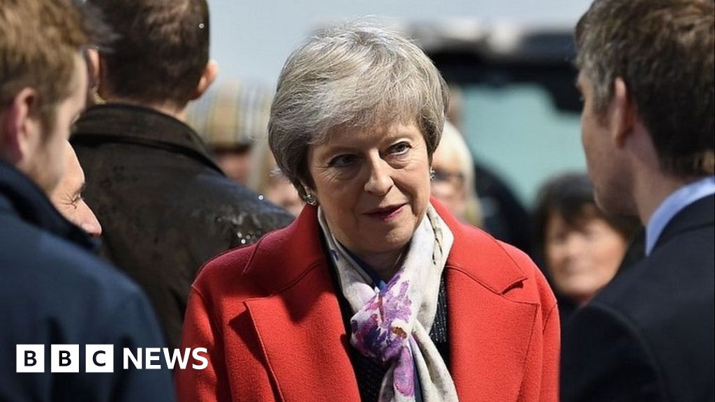 Theresa May backed by most Welsh Tory MPs in confidence vote
