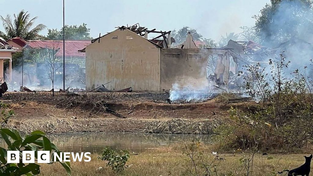 Cambodia blast: 20 soldiers killed in ammunition explosion - BBC News